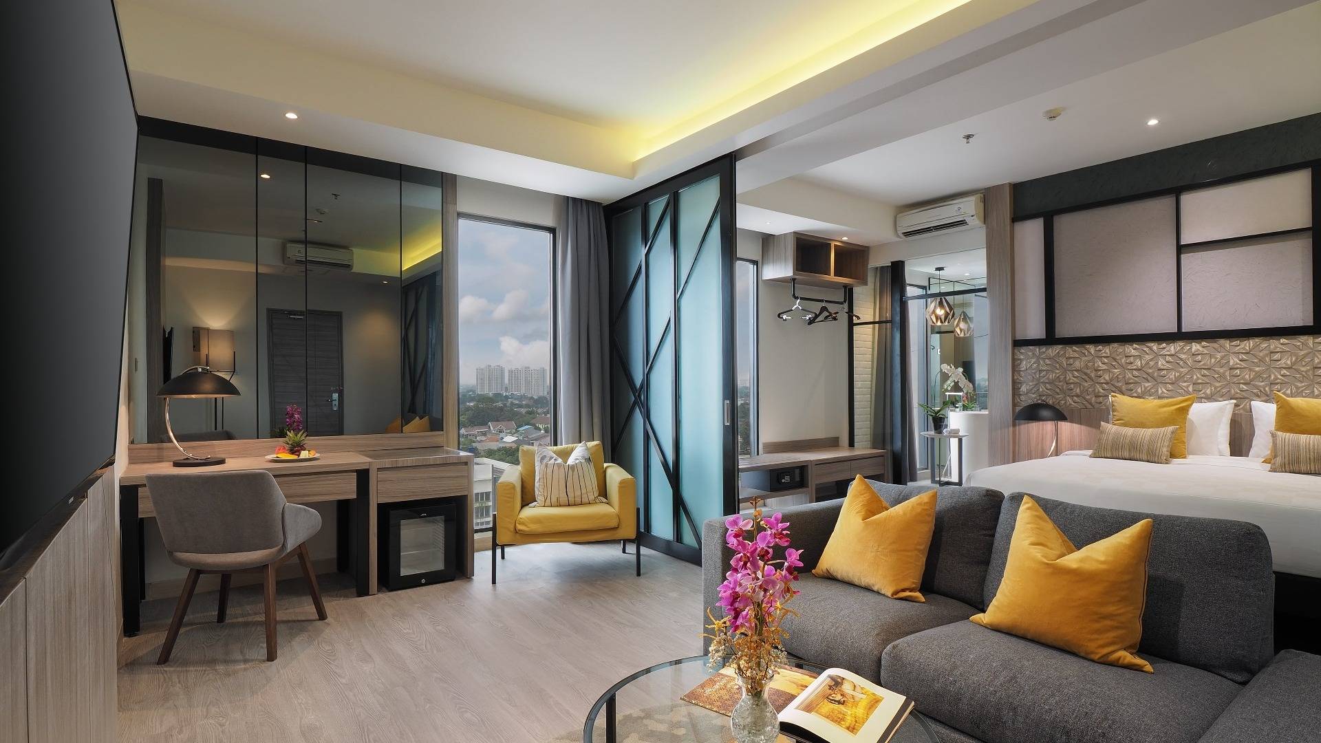 Rooms and Facilities